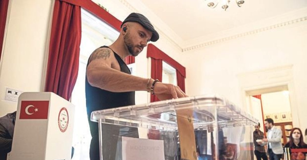 717 bin 612 yurt dışı seçmeni oy kullandı