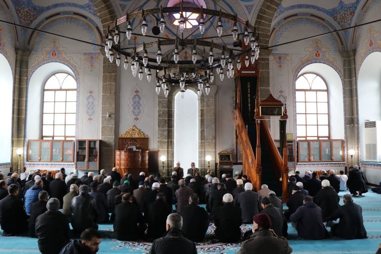 İftara ne kadar kaldı? 4 Mart Salı iftar saatleri... İftara ne kadar kaldı? 4 Mart Salı iftar saatleri...