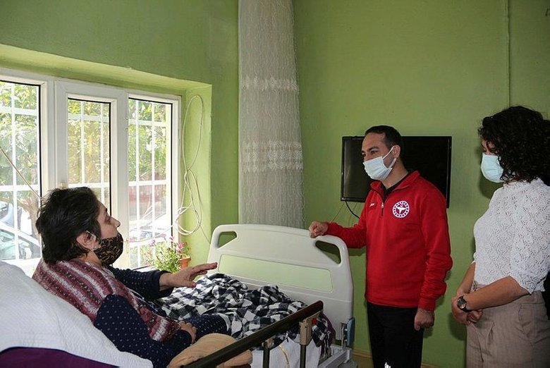 Aşı sırası geldi korkudan gitmedi! Aydın’da yaşlı adamı İl Sağlık ... Aşı sırası geldi korkudan gitmedi! Aydın’da yaşlı adamı İl Sağlık ...