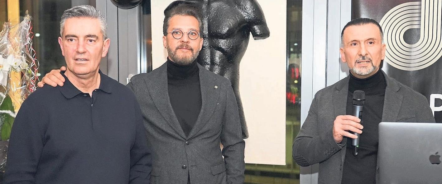 Op. Dr. Cem Karas Düsseldorf’ta klinik açtı