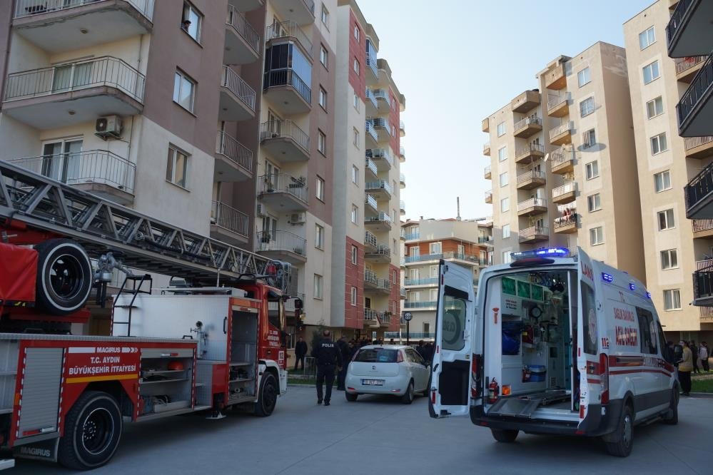 Dokuzuncu kattan atlayan genç kız öldü - Galeri - Yeni Asır Dokuzuncu kattan atlayan genç kız öldü - Galeri - Yeni Asır