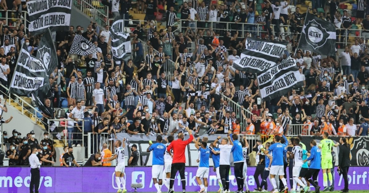 Tribünlerde siyah-beyaz aşk - Altay Haberleri