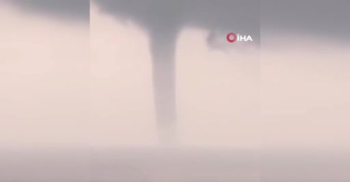 İzmir’de dev hortum! O anlar kamerada | Video