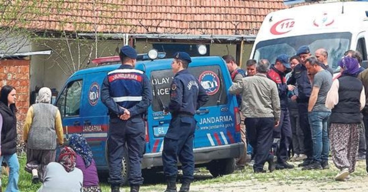 Cinnet getiren şahıs dehşet saçtı Cinnet getiren şahıs dehşet saçtı