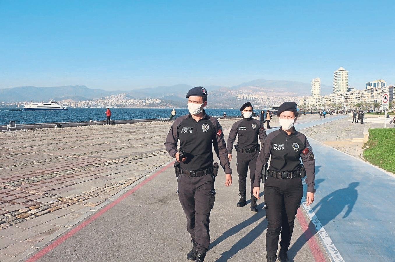 Çevik Kuvvet Sokağa Indi İzmir Haberleri