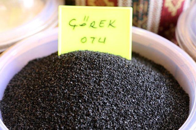 Çörek otu yağının öyle faydaları var ki... İşte çörek otu yağının ... Çörek otu yağının öyle faydaları var ki... İşte çörek otu yağının ...