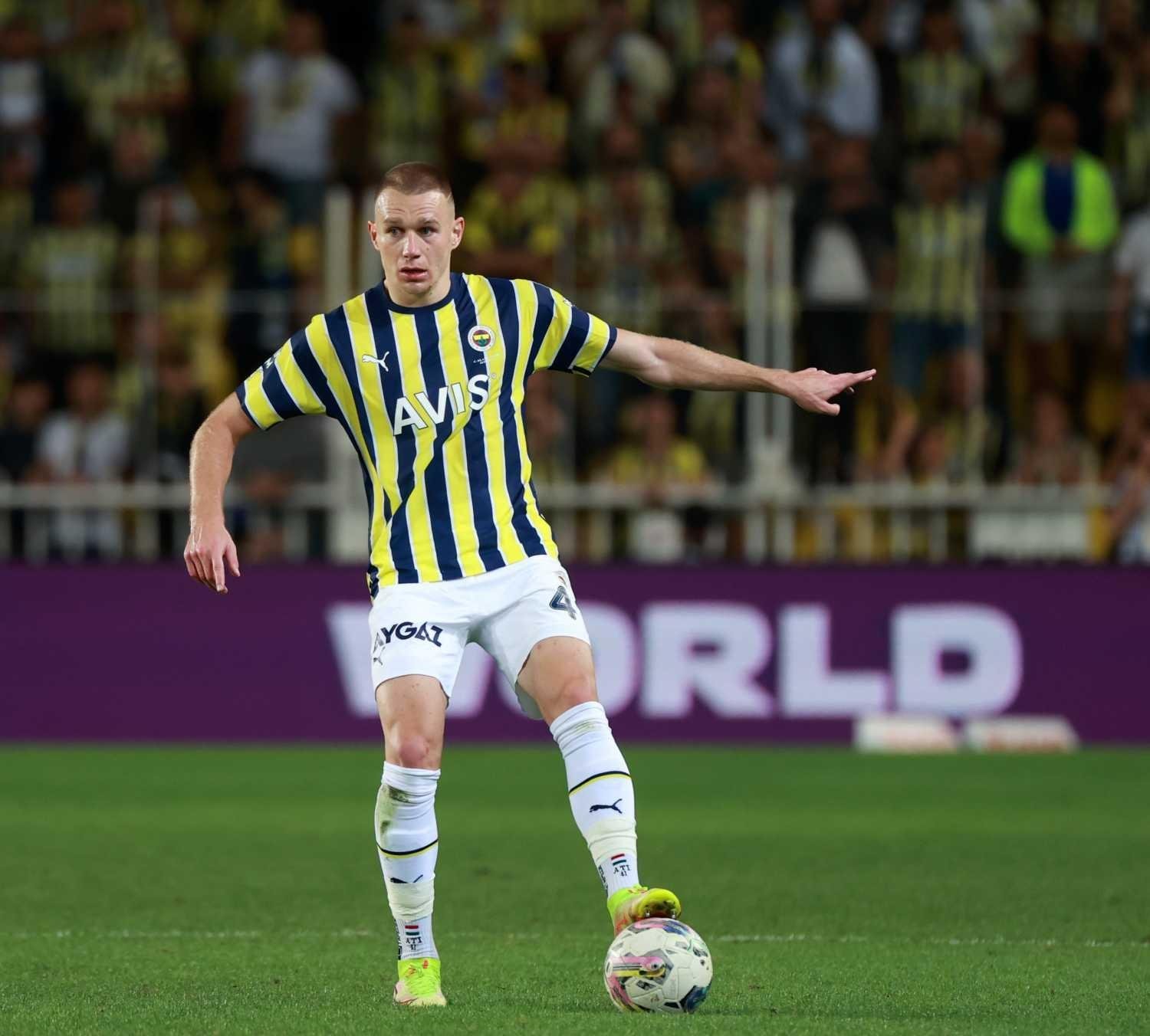 Aslan’dan Szalai sürprizi