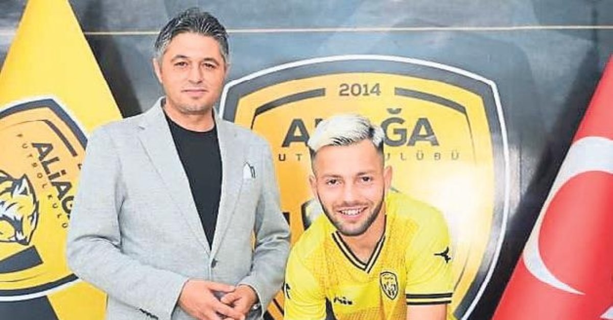 Aliağa Futbol’da Emirhan imzaladı - Spor Haberleri