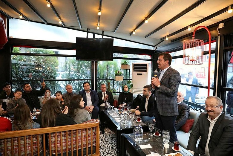 Zeybekci’den önemli açıklamalar: İzmir e-ticarete hazırlanmalı Zeybekci’den önemli açıklamalar: İzmir e-ticarete hazırlanmalı