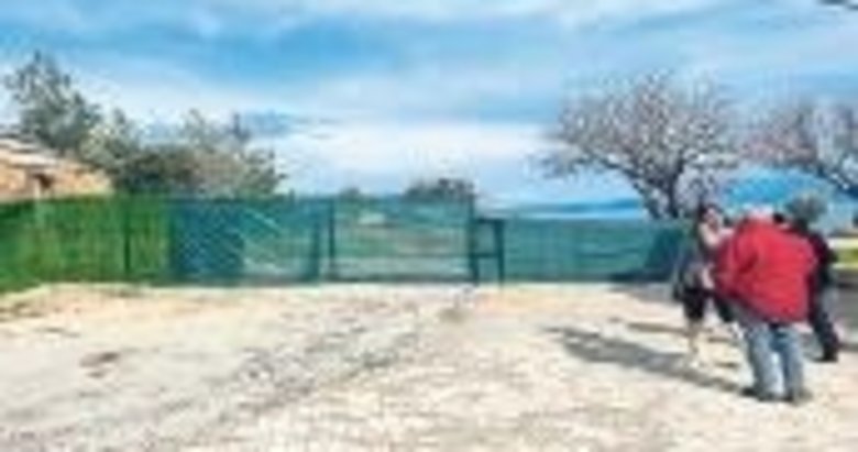 Aya Yorgi’ye şimdi de set - İzmir Haberleri