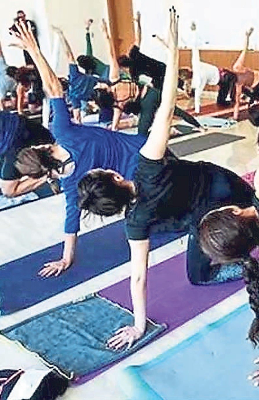 İzmir’de kadın mahkumlara yoga terapi - İzmir Haberleri